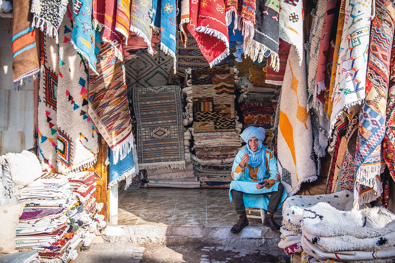 In Marocco, per la danza tra il rosso e il celeste di G. Barosio ...